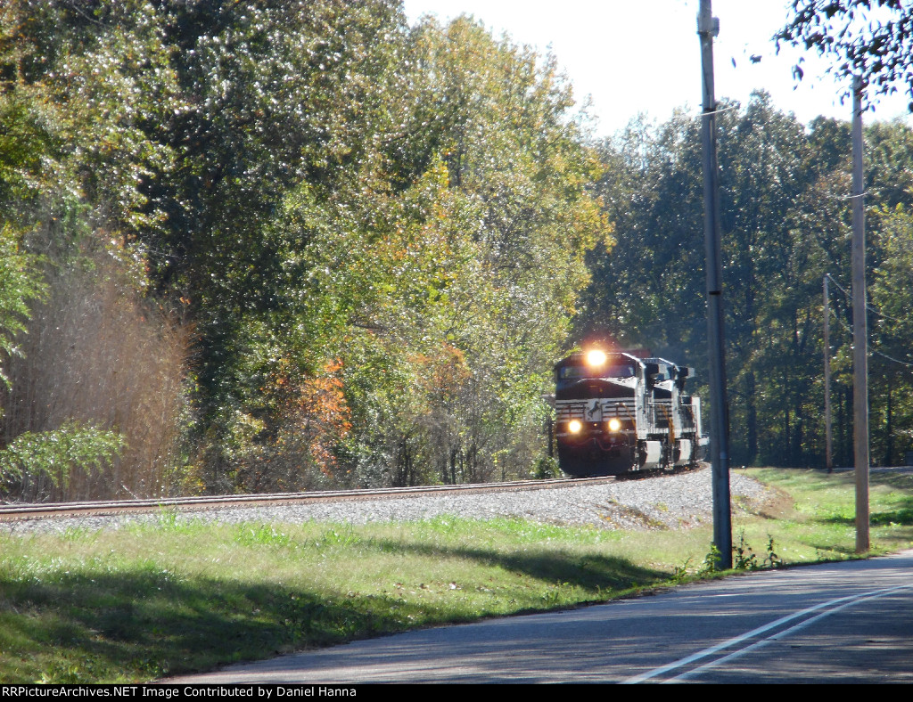 NS 23N rounding the curve at Milepost 535.